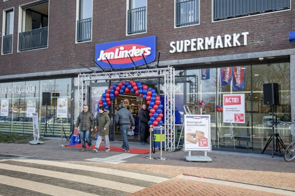 In vier van de zes Jan Linders-winkels gaat Jumbo directe concurrentie aan met AH