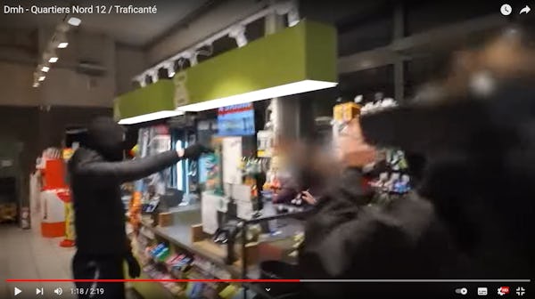 Video: Brusselse rappers opgepakt na 'overval' op supermarkt