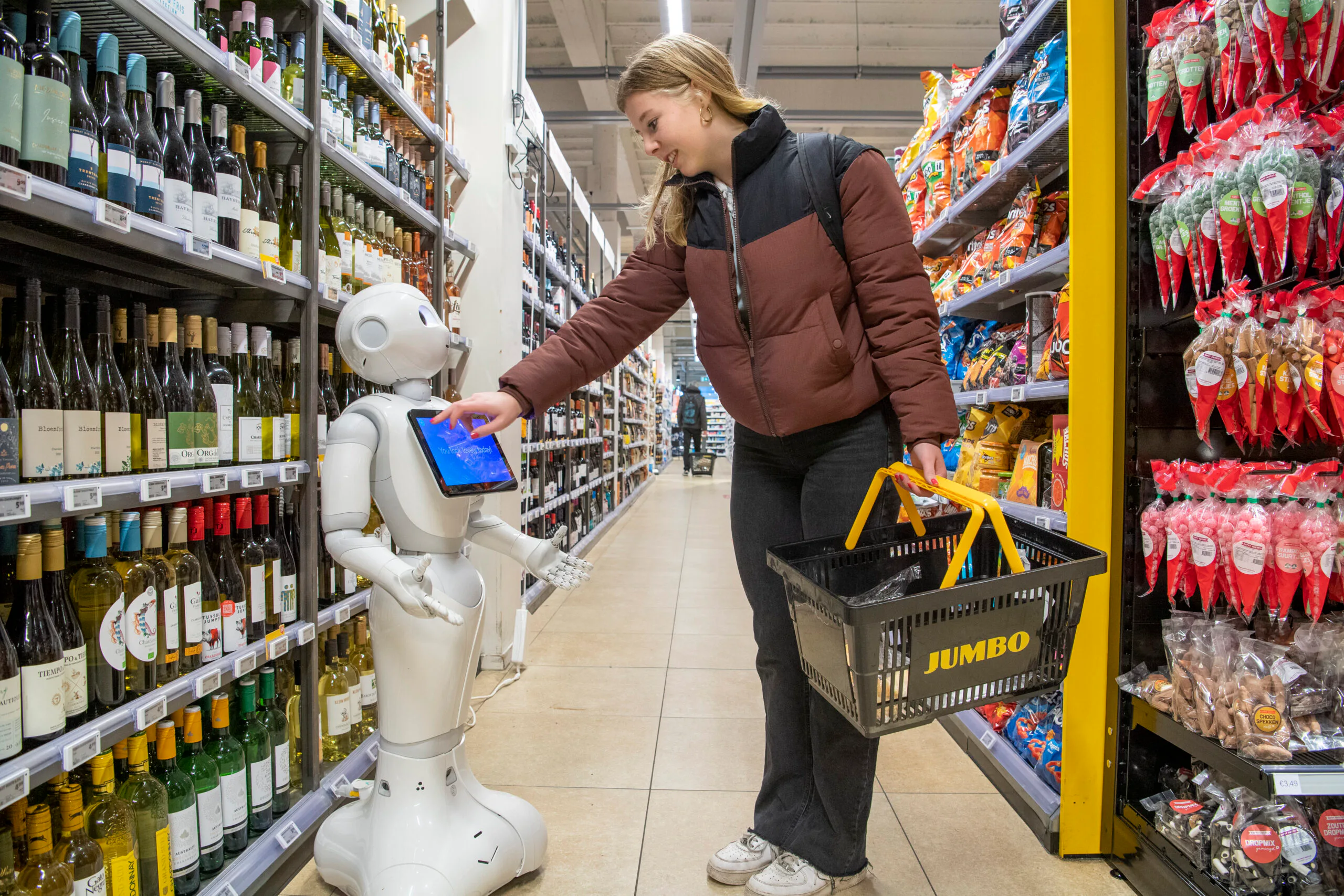 Jumbo Bas Bobeldijk test met Pepper: heeft de robot toekomst in de ...