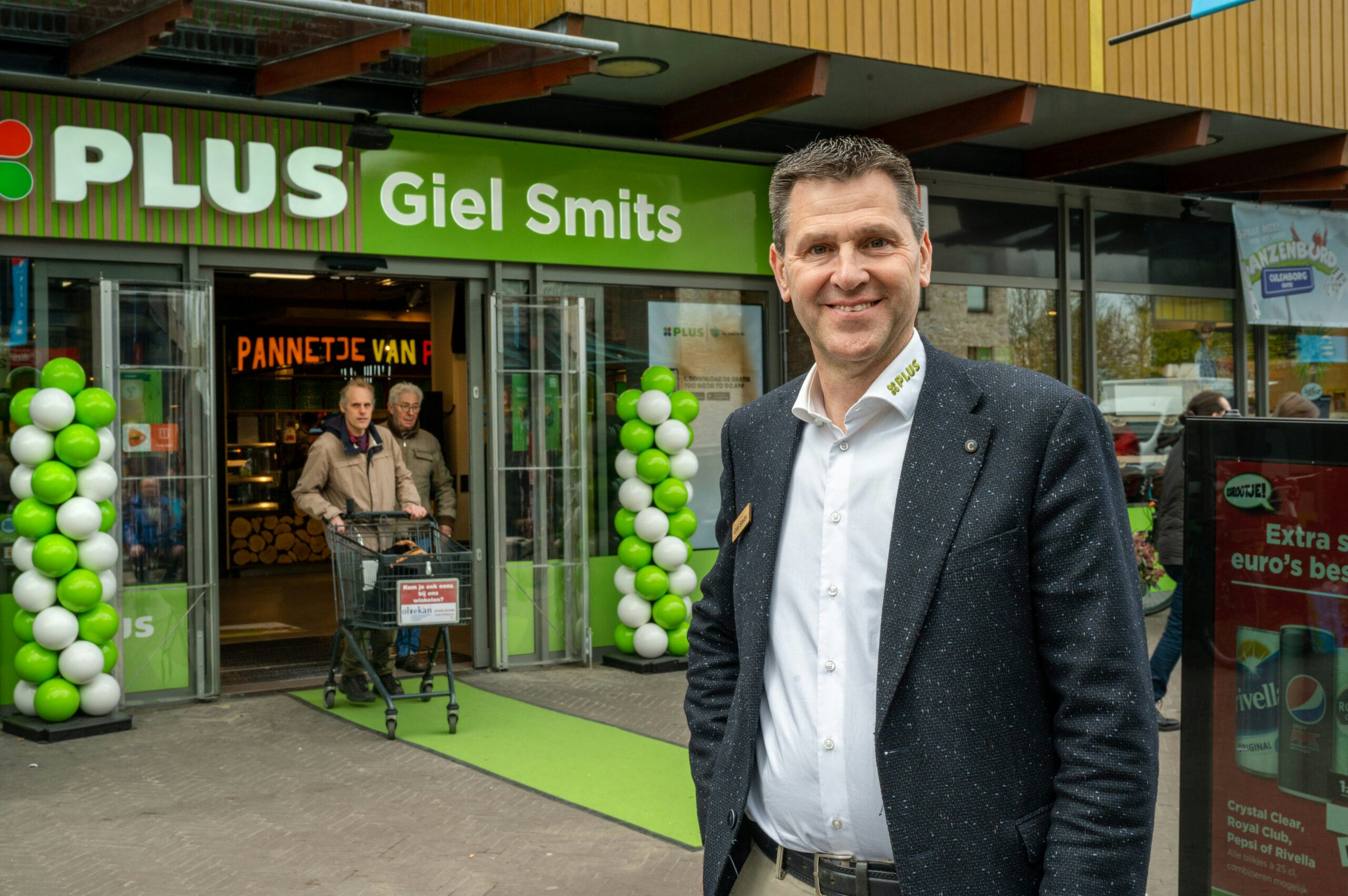 Plus Giel Smits wapent zich met forse vernieuwing tegen concurrent uit ...