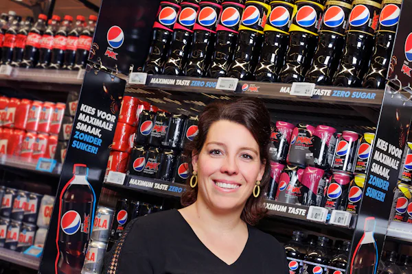 Vrumona introduceert cola schap van de toekomst