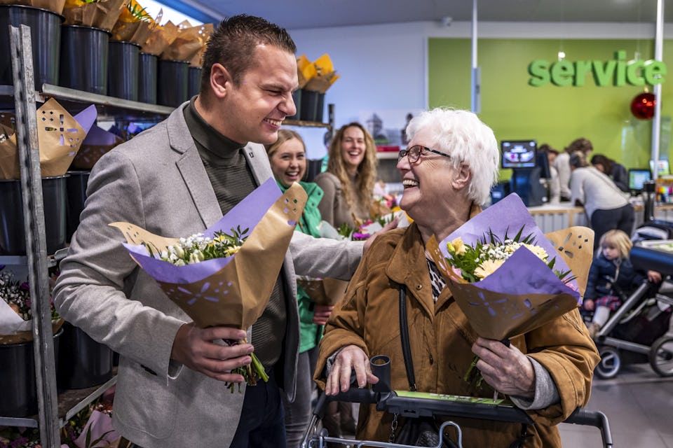 Tim Janssen opent in Klimmen derde Plus-super: 'Ik houd wel rekening ...