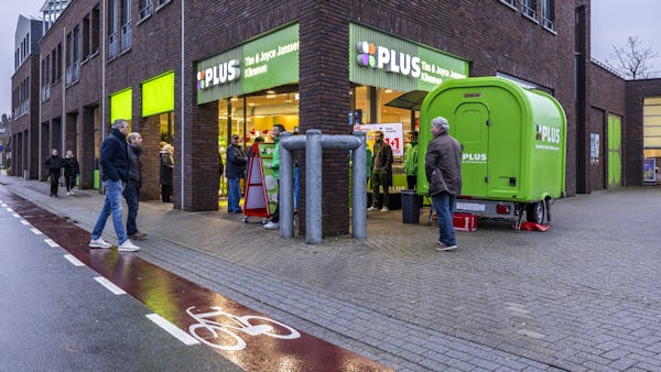 Tim Janssen opent in Klimmen derde Plus-super: 'Ik houd wel rekening ...