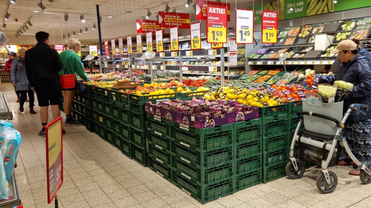 Het gezicht van Boni verandert langzaam in dat van Nettorama